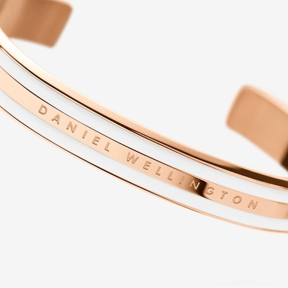 Daniel Wellington | Jewelry | New Daniel Wellington Emalie Bracelet ...
